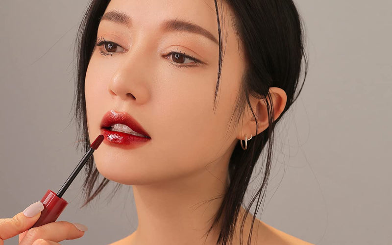 How to Create Trendy Bold Lips & Dramatic Eye Makeup | BONIIK